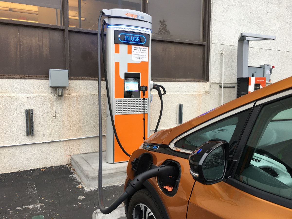 Watch a Bolt EV at a ChargePoint Express 250 charge at up to 55 kW ...