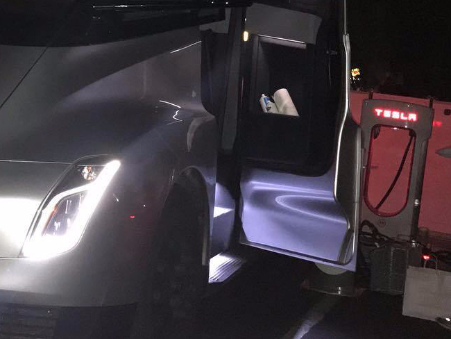 How to Supercharge a Tesla Semi – Electric Revs